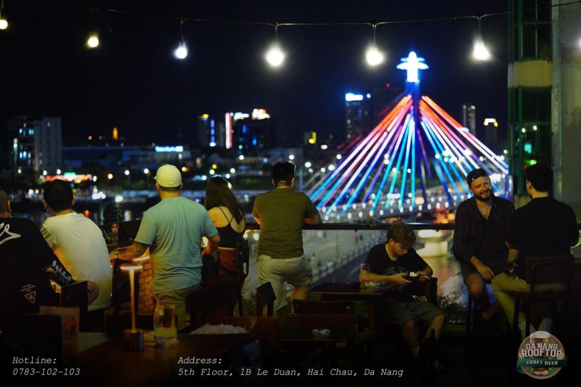 Bùng Nổ Cảm Xúc Với Top 10 Rooftop Đà Nẵng Sang – Xịn – Mịn